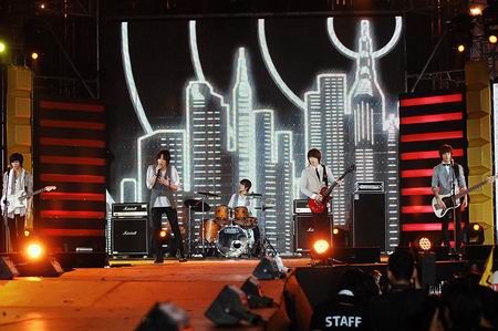 Korean Music Wave In Bangkok เต็มอิ่มและประทับใจตลอด 4 ชั่วโมง