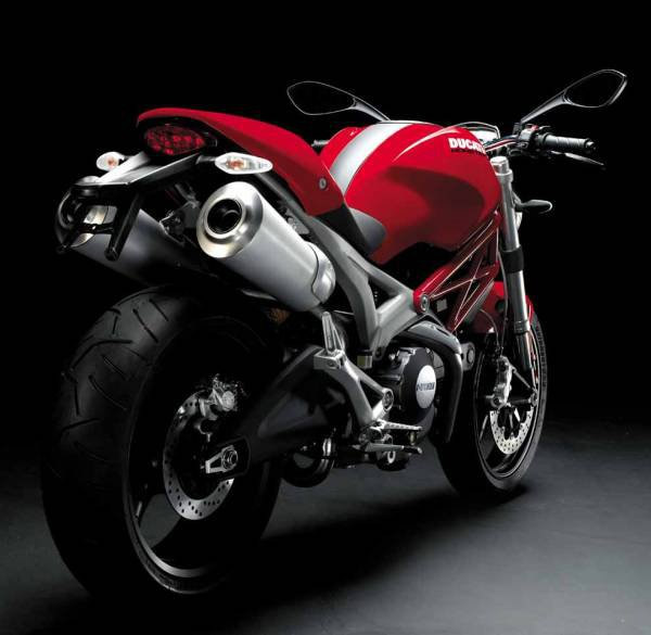 ปลุกความเร้าใจให้ถึงขีดสุดกับ Ducati Monster 796