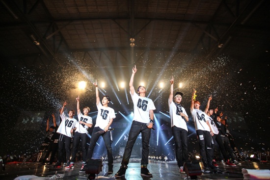 BTS ร้อนระอุ รัวกระสุนความมันส์สนั่นธันเดอร์โดม