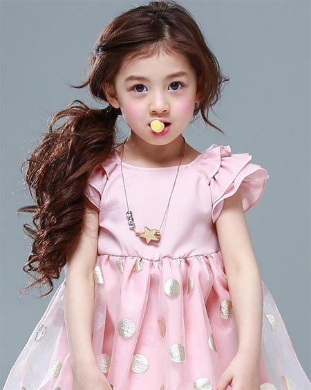 Ellie Field โมเดลรุ่นจิ๋ววัย 5 ขวบ สาวน้อยที่ฮอตที่สุดในชั่วโมงนี้