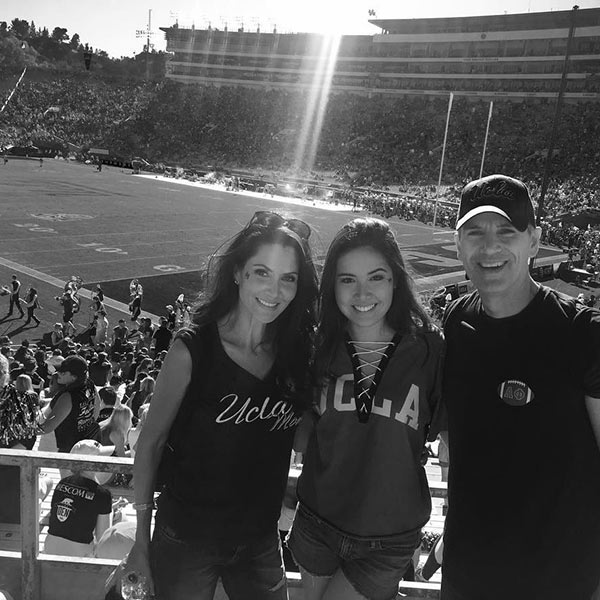 ตามติดชีวิตนักศึกษาของ น้องเจด้า มาเต็ม...ตั้งแต่ในหอพักยันเชียร์กีฬา