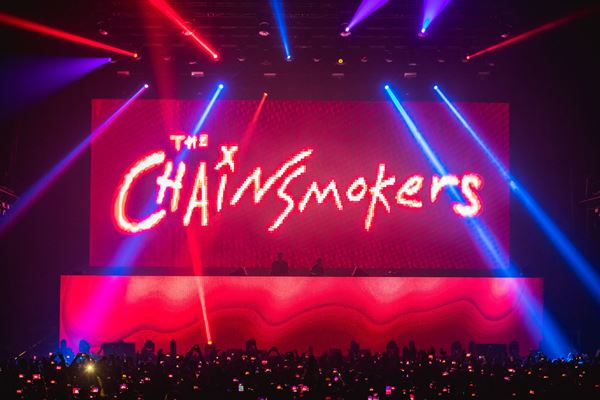 รวมภาพความมันส์กระจาย คอนเสิร์ต The Chainsmokers สายแดนซ์จัดหนัก จัดเต็ม