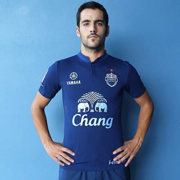 David Rochela รวมภาพนักฟุตบอลหล่อชาวสเปน ขวัญใจสาวไทยคนใหม่